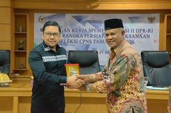 Honorer Harus Segera Diangkat Jadi PNS atau PPPK